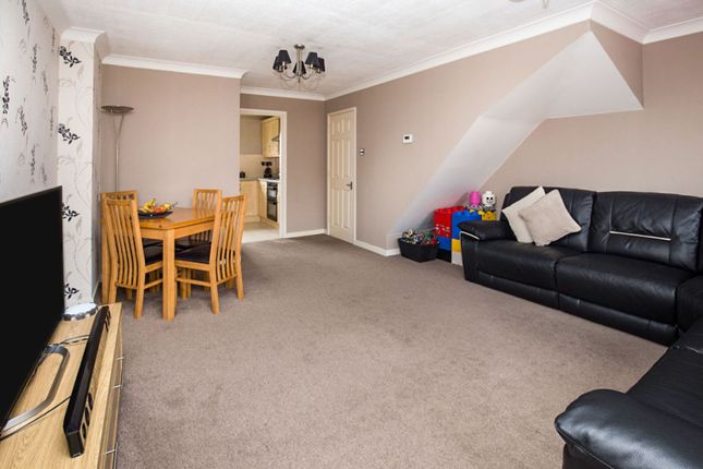 Montfort Road Strood Rochester Me2 3 Bedroom End Terrace House For