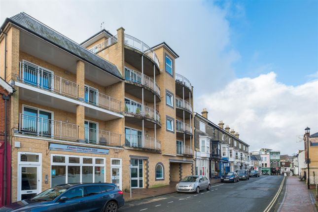 Birmingham Road, Cowes PO31, 2 bedroom flat for sale - 63567807 ...