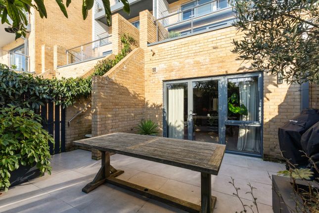 The Waterfront, Salt Marsh Road, Shoreham BN43, 4 bedroom terraced ...