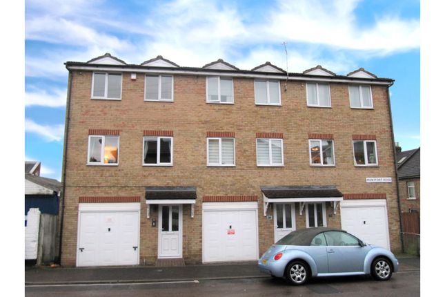 Montfort Road Strood Rochester Me2 3 Bedroom End Terrace House For