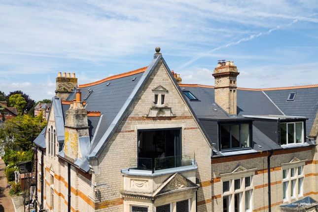 Marine Parade, Penarth CF64, 3 bedroom flat for sale - 67678790 ...