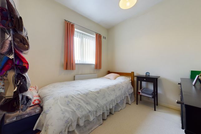 Heol Hir, Llanishen, Cardiff. CF14, 3 bedroom semi-detached house for ...