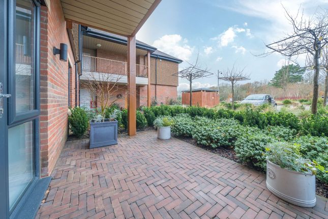 Chase House, 18 Gradwell End, South Chailey BN8, 2 bedroom flat for ...