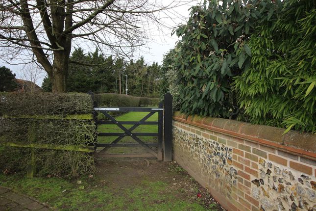 Morgan Gardens, Aldenham, Watford WD25, 2 bedroom barn conversion for ...