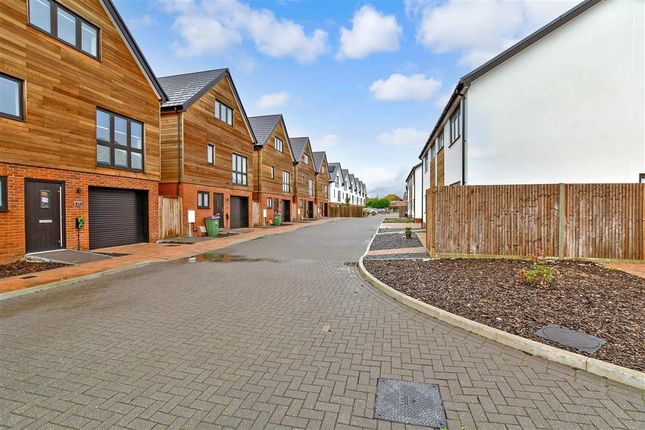 Prime View, New Romney, Kent TN28, 4 bedroom detached house for sale ...