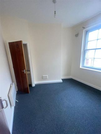 Princes Square, Wolverhampton WV1, 1 bedroom flat to rent - 67042535 ...