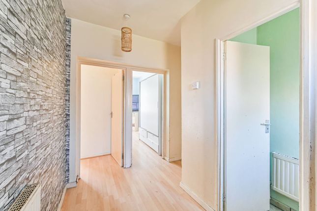 Stockwell Road, Stockwell, London SW9, 2 bedroom flat for sale ...