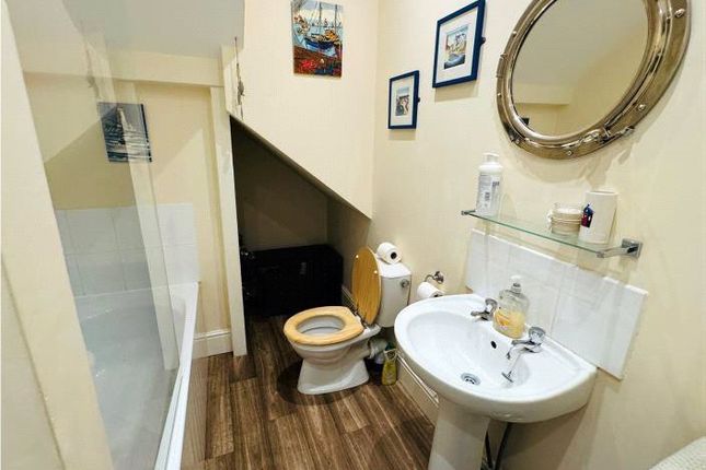 Flowergate, Whitby, North Yorkshire YO21, 1 bedroom flat for sale ...