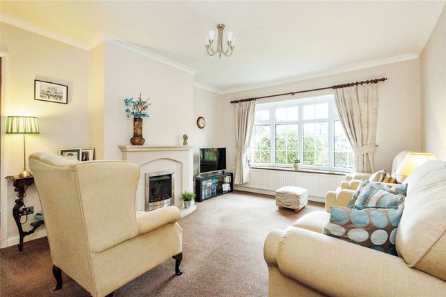 Trent Road, Shaw, Oldham OL2, 2 bedroom bungalow for sale - 67540550 ...