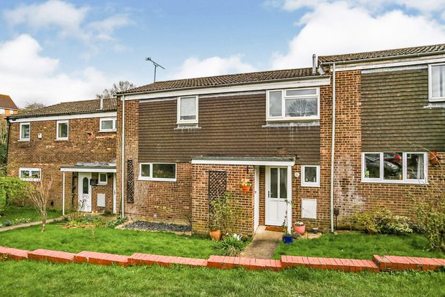 Rothbrook Drive Kennington Ashford Tn24 3 Bedroom Terraced House For
