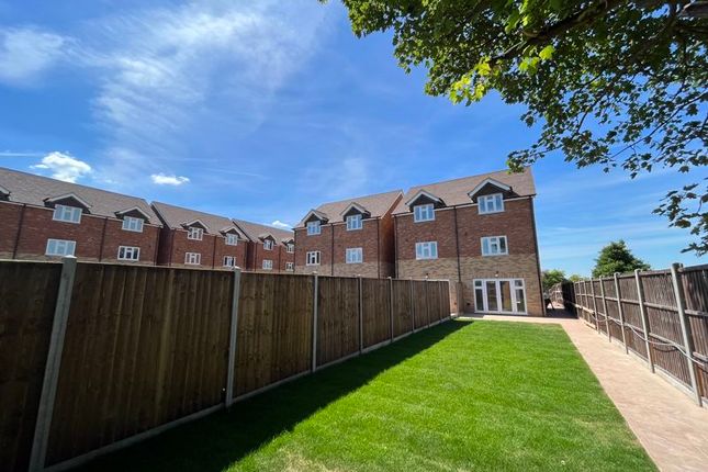 Tithe Farm Road, Houghton Regis, Dunstable LU5, 4 bedroom semi-detached ...