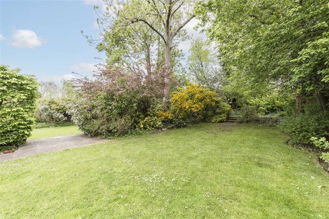 Shoot Up Hill, London NW2, 3 bedroom flat for sale - 66786663 ...