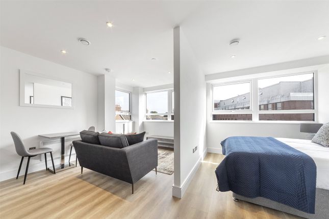 Studio flats to let in Crawley, West Sussex - Rent Studio flats in ...