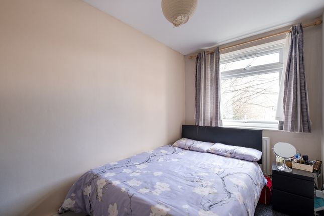Beechcroft Close, Valley Road, Streatham SW16, 2 bedroom flat for sale ...