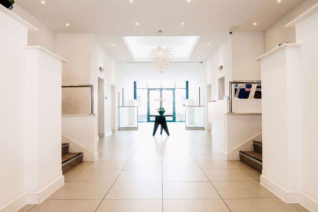 Wellington Street, Slough SL1, 2 bedroom flat for sale - 67694014 ...