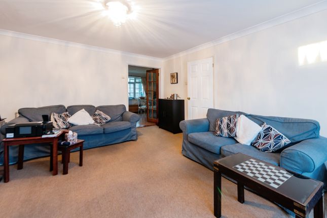 Roundway, Waterlooville, Hampshire PO7, 4 bedroom detached house for ...