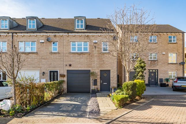 Copley Drive, Halifax, West Yorkshire HX3, 3 bedroom town house for ...