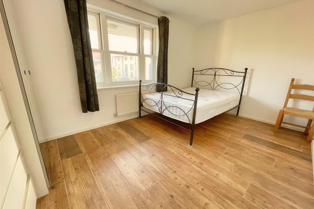 North Row, Buckingham House, Central Milton Keynes MK9, 2 bedroom flat ...
