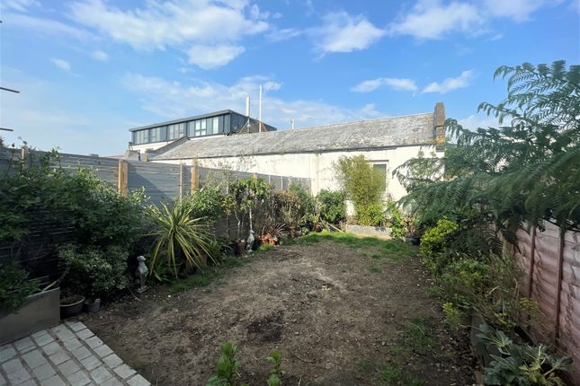Woodhill, Woolwich SE18, 3 bedroom terraced house for sale - 64551934 ...
