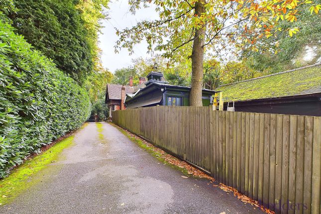 Longcross Road, Longcross, Surrey KT16, 3 bedroom semi-detached house ...