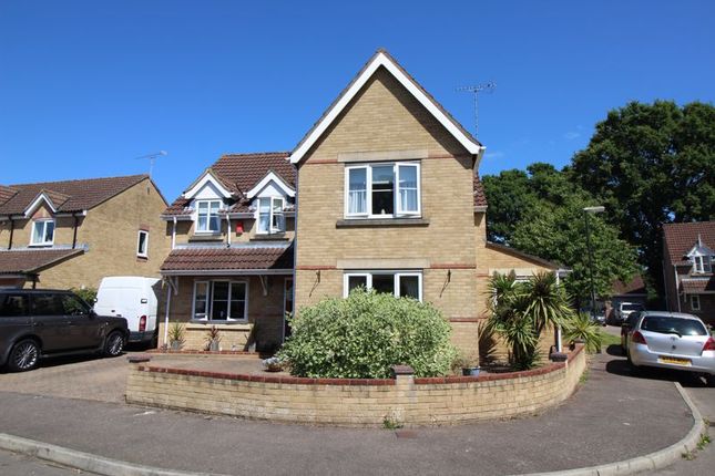 3 Bedroom Houses to Buy in Crawley, West Sussex - Primelocation