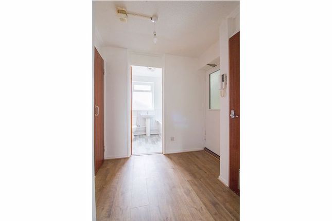 Leadon Court, Thornhill, Cwmbran NP44, 2 bedroom flat for sale ...