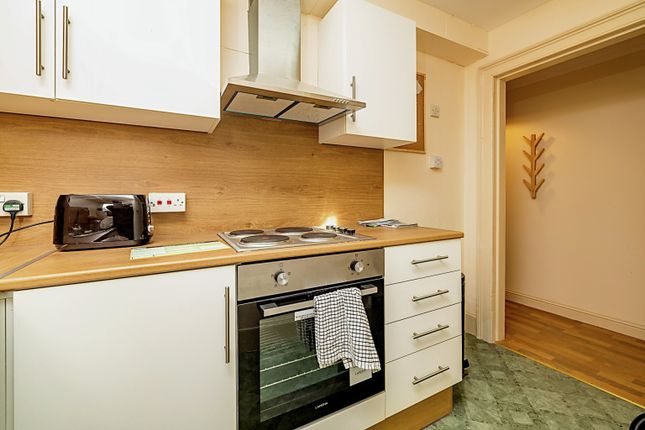 Castle Place, Montrose, Angus DD10, 1 bedroom flat to rent - 63928103 ...