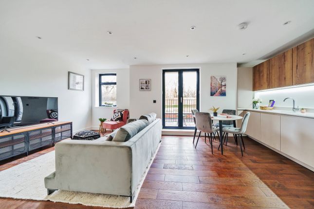 Hayes Lane, Hayes, Bromley BR2, 2 bedroom flat for sale - 64288265 ...