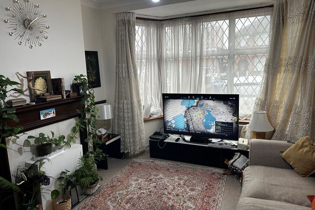 Lodore Gardens, Kingsbury, London NW9, 3 bedroom semi-detached house ...