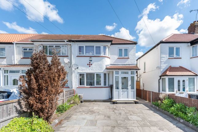 Homes For Sale In Hodder Drive Perivale Greenford Ub6 Buy Property