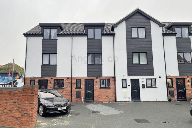 Villa Place, Albion Road, Great Yarmouth NR30, 4 bedroom terraced house ...