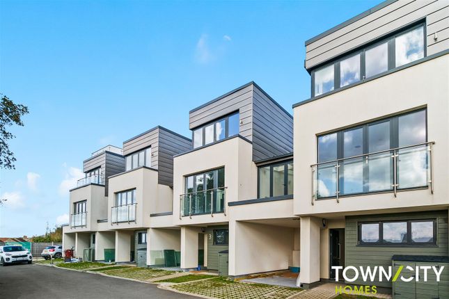 Upper Luton Road, Chatham ME5, 5 bedroom detached house for sale ...