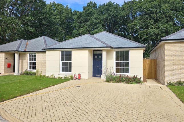 Segensworth Road, Titchfield Park, Fareham PO15, 2 bedroom detached ...