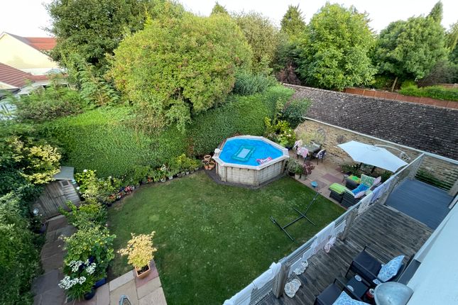 Riverside, Wraysbury TW19, 4 bedroom detached house for sale - 69813212 ...
