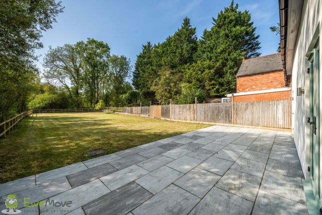 Hillfoot Cottages Bath Road, Woolhampton, Reading, Berkshire RG7, 3 ...