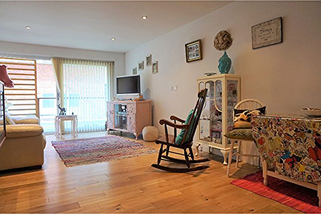 20 Dock Street, Hull HU1, 2 bedroom flat for sale - 44849127 ...