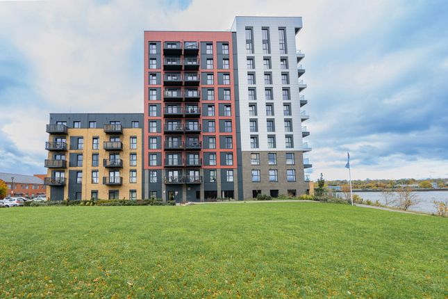 Meridian Way, Southampton SO14, 2 bedroom flat for sale - 69699585 ...