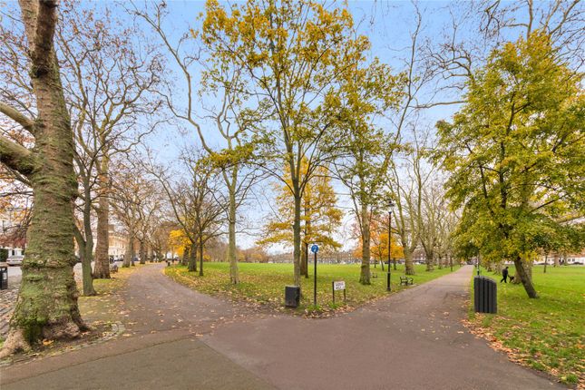 Highbury Crescent, Highbury, London N5, 2 bedroom flat for sale ...