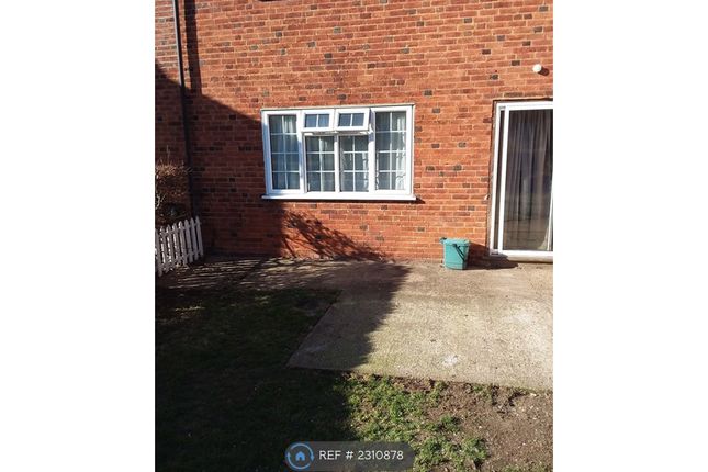 Roe Lane, London NW9, 2 bedroom flat to rent - 68901941 | PrimeLocation