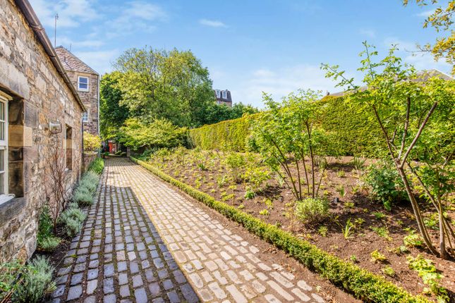 12 Lochend Close, Old Town, Edinburgh EH8, 2 bedroom mews house for ...