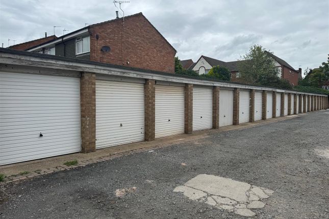 Linkway Gardens, Leicester LE3, parking/garage to let - 70332133 ...