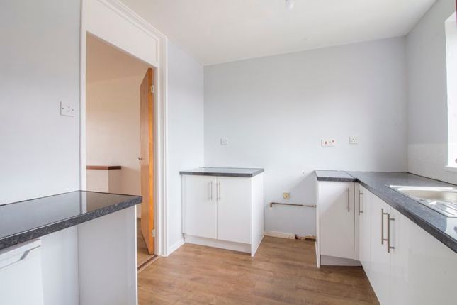 Leadon Court, Thornhill, Cwmbran NP44, 2 bedroom flat for sale ...