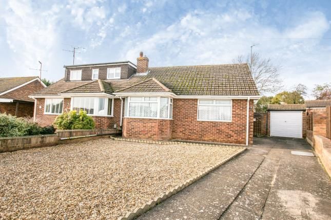 2 bed bungalow for sale in Willow Way, Flitwick, Bedford, Bedfordshire ...