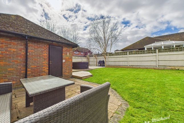 Burcott Lane, Bierton, Aylesbury, Buckinghamshire HP22, 4 bedroom ...