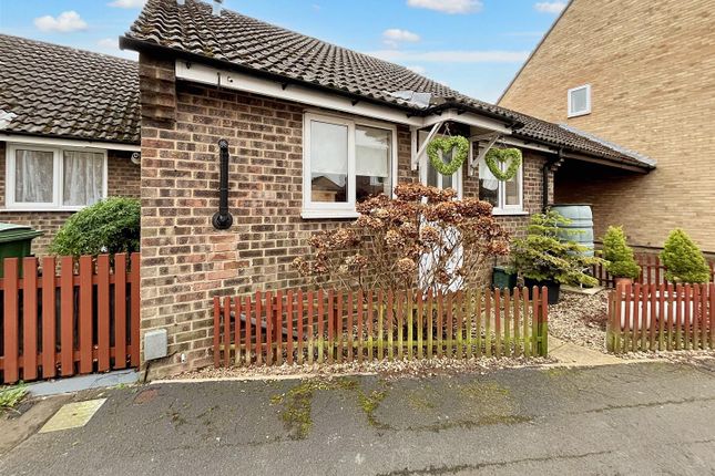 Nursery Close, Hellesdon, Norwich NR6, 2 bedroom semi-detached bungalow ...