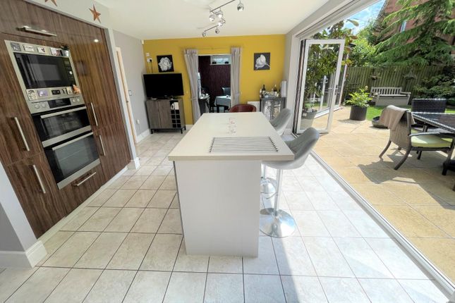Red Hall Lane, Shadwell, Leeds LS17, 4 bedroom detached house to rent ...