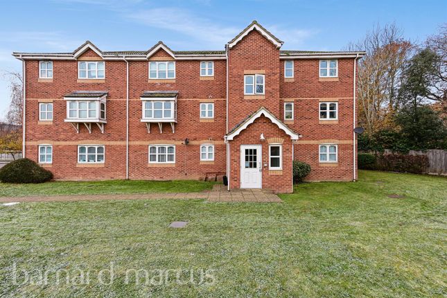 Woodfield Road, Thames Ditton KT7, 2 bedroom flat for sale - 69827290 ...