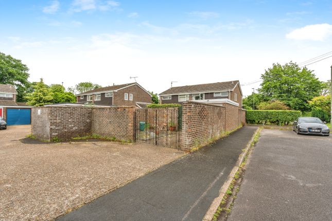 Court Close, Calmore, Southampton, Hampshire SO40, 3 bedroom semi ...