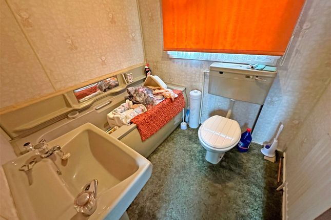 Ash Crescent, Hillcrest Park, Wythall B47, 1 bedroom mobile/park home ...