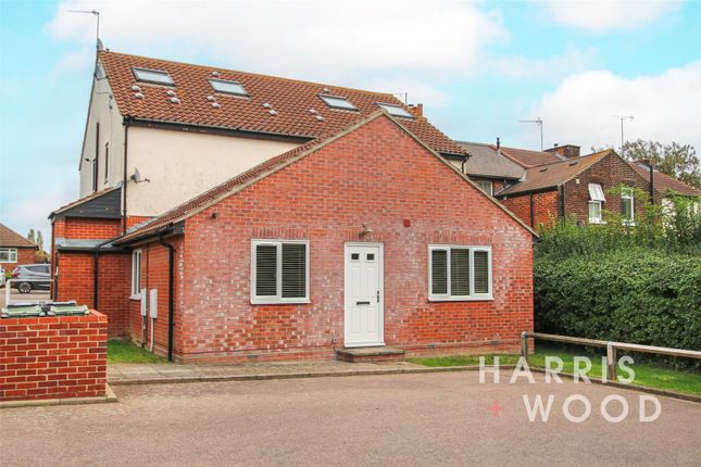 Bergholt Road Colchester Essex Co4 2 Bedroom Maisonette For Sale